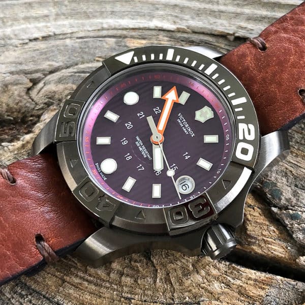 Victroinox Swiss Army DiveMaster 500 Watch Reviews - Watch Hunter ...